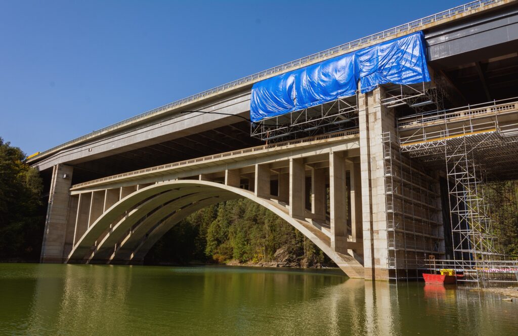 Strengthening of Bridge Structure Using Carbon Fiber Reinforced Polymer ...